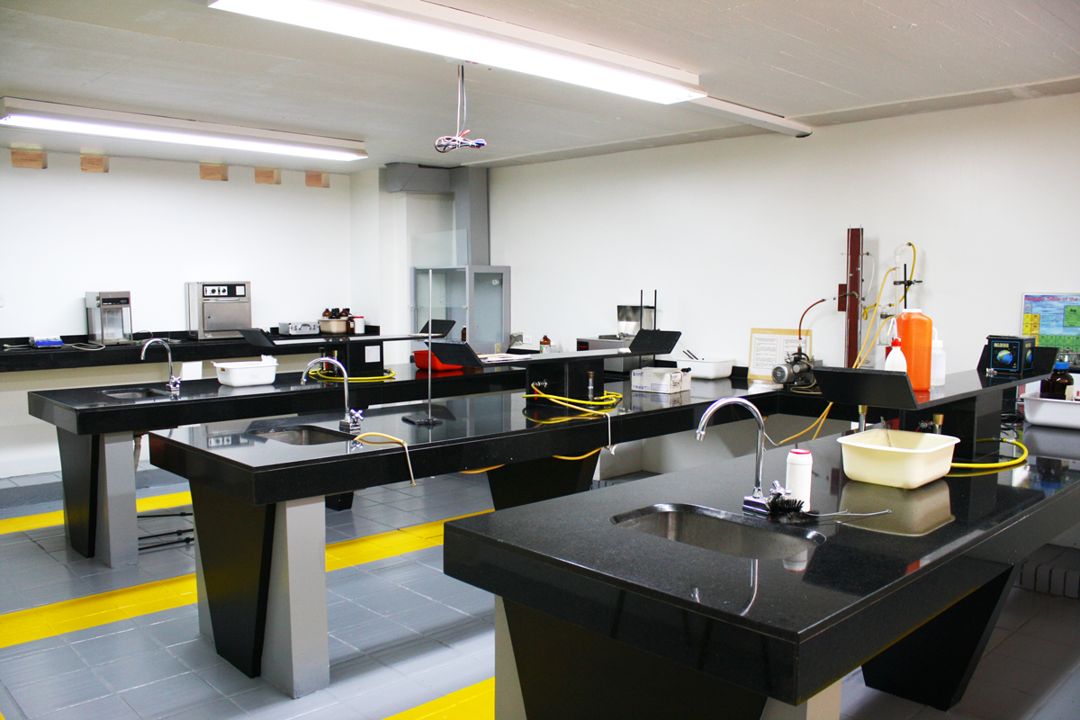 Laboratorios Renovacion Fundación Universidad De América